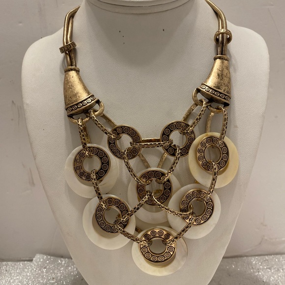 Jewelry | Elegant Gold And Cream Statement Necklace | Poshmark